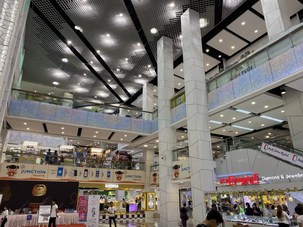ミャンマー・ヤンゴンにあるショッピングモールJunction Squareに行ってみた - たおさんのMyanmar Life